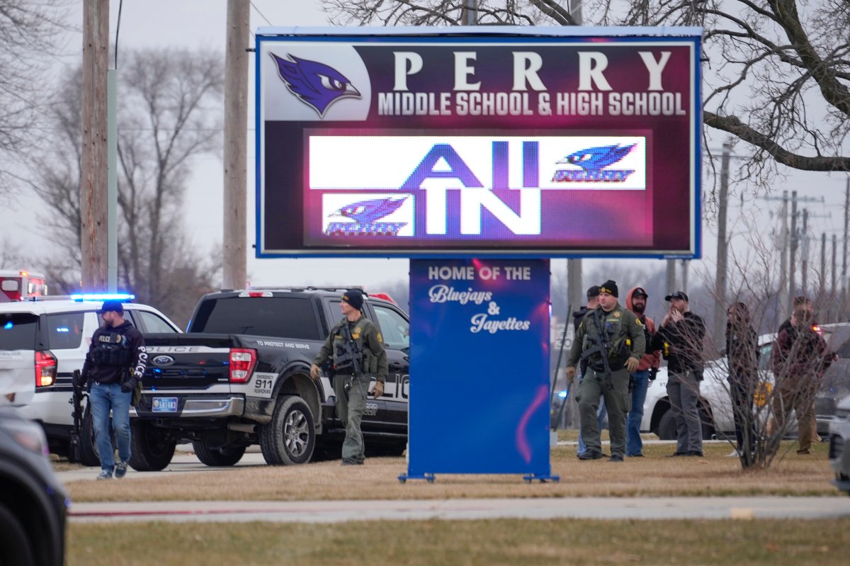 Principal ‘gave his own life’ to save students during Iowa school ...
