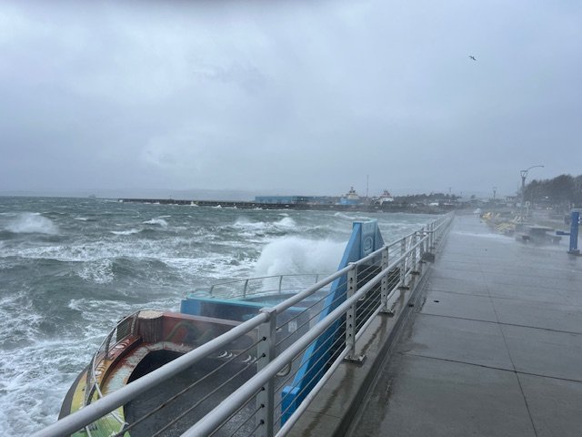 Extreme weather warnings in Victoria due to large waves, flooding - BC ...