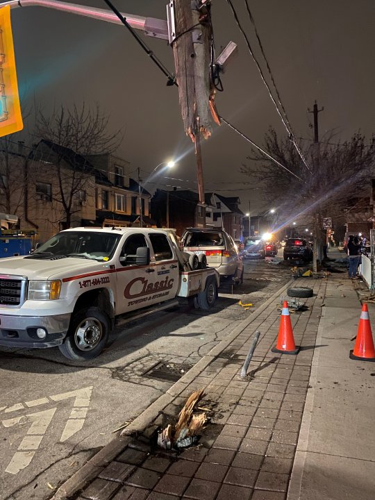 2 paramedics injured in hit-and-run crash in Toronto - Toronto ...
