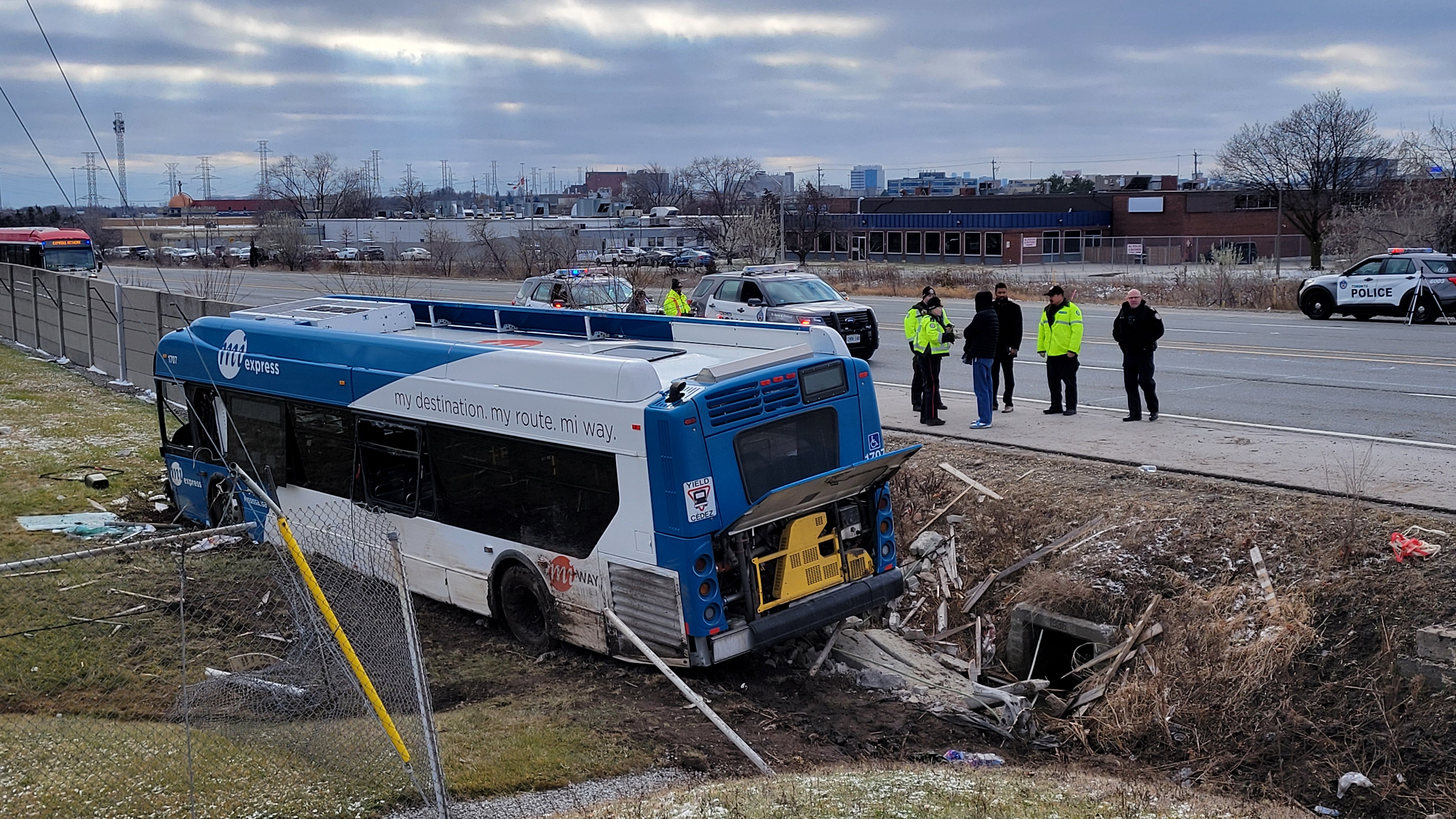 Dozen people taken to hospital after crash involving Mississauga ...