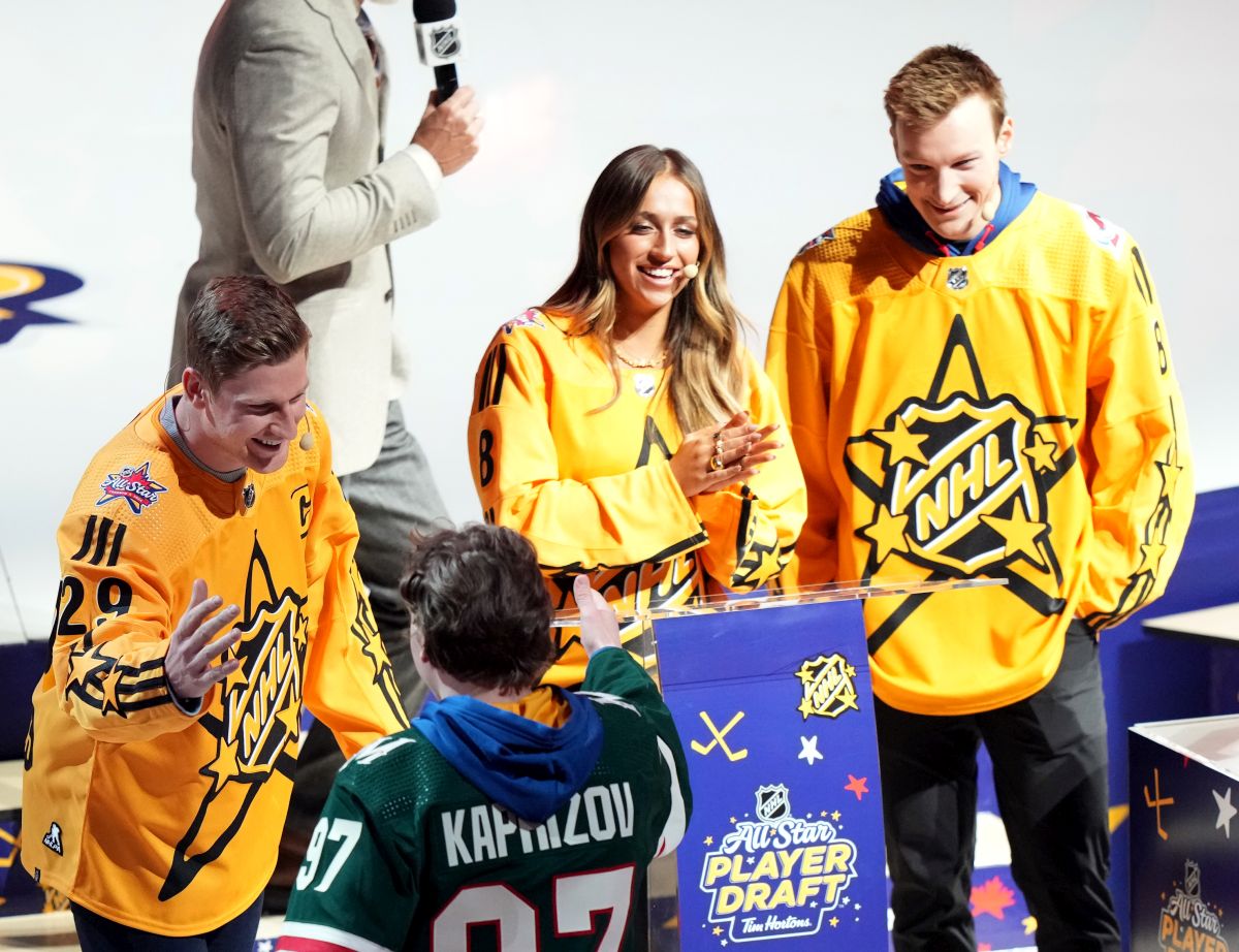 McDavid, Matthews joined by celebrities for NHL all-star player draft ...