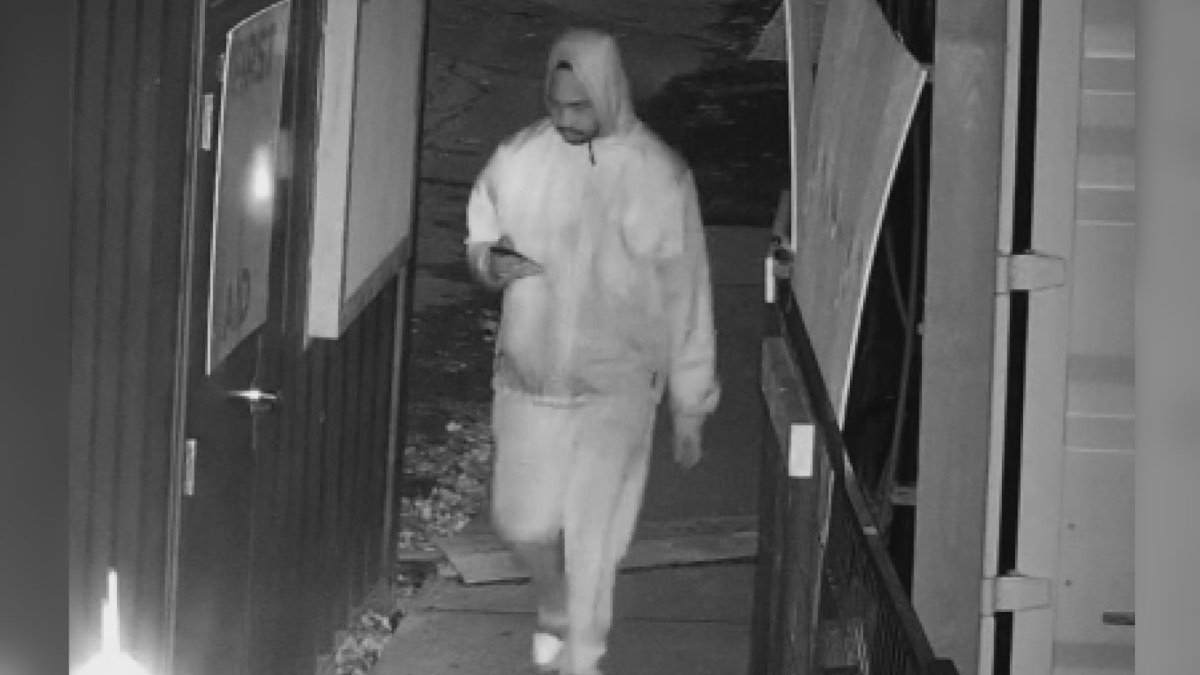 Photos released of suspect in ‘unprovoked’ assault in Victoria - BC ...