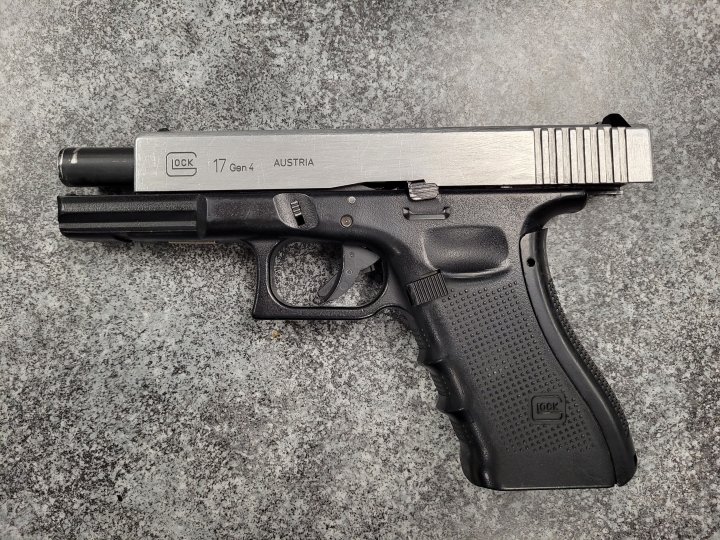 Portage la Prairie RCMP arrest man with concealed replica gun in ...