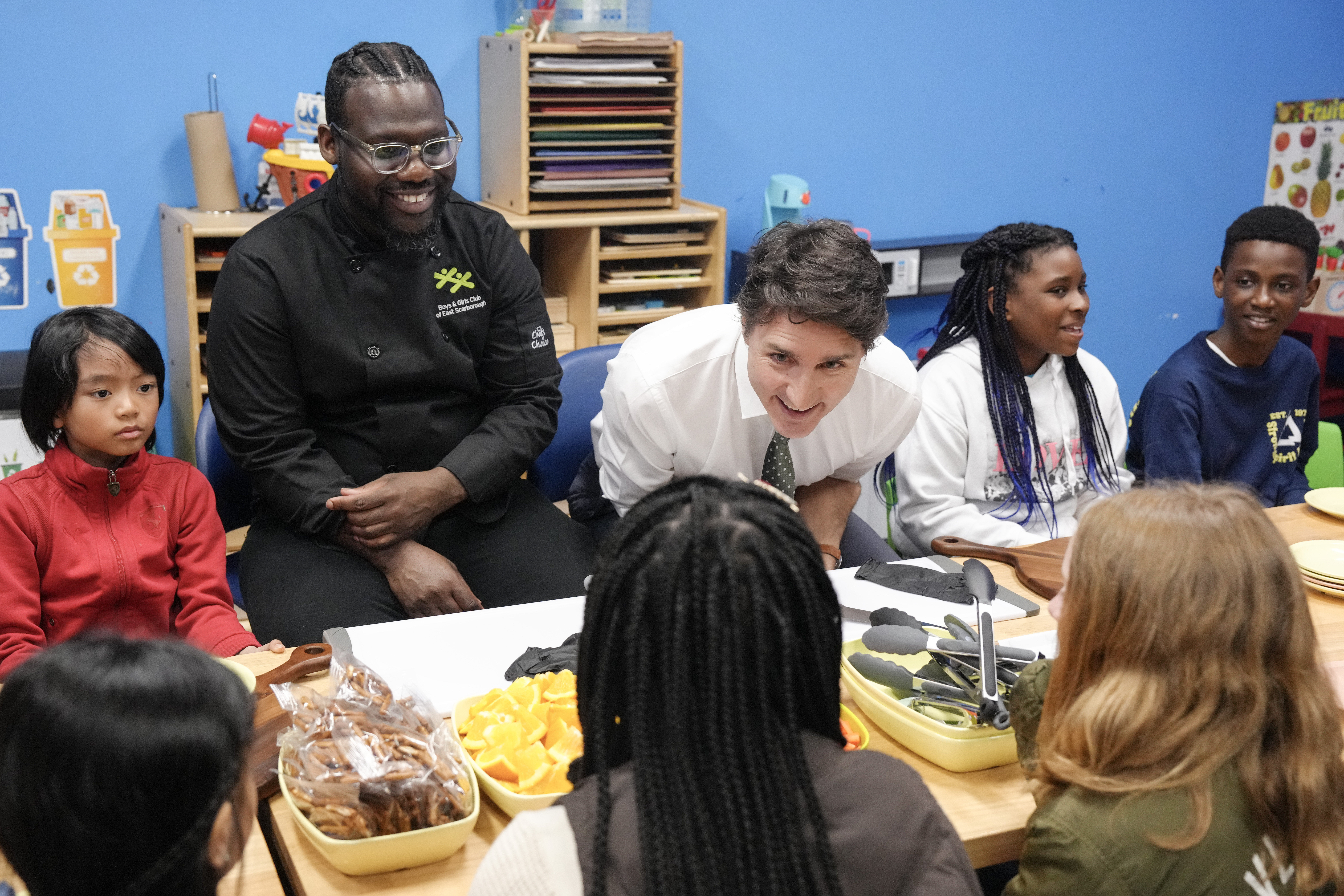 Ottawa unveils $1B for national school food program - National ...