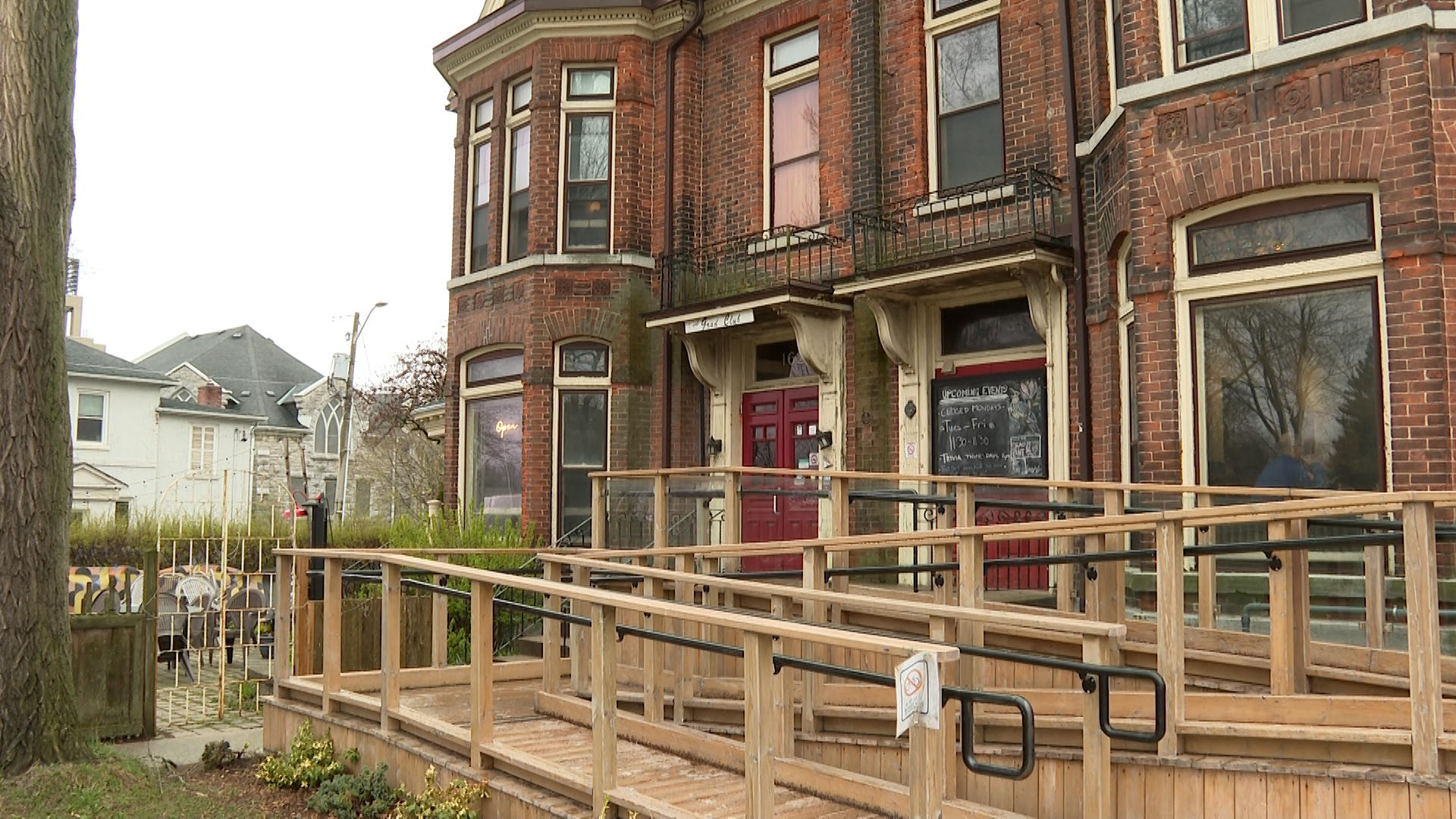 Queen’s Grad Club faces multiple challenges, in ‘urgent need’ of cash ...