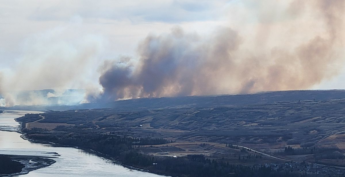 Officials working on re-entry plan for wildfire evacuees near Peace ...