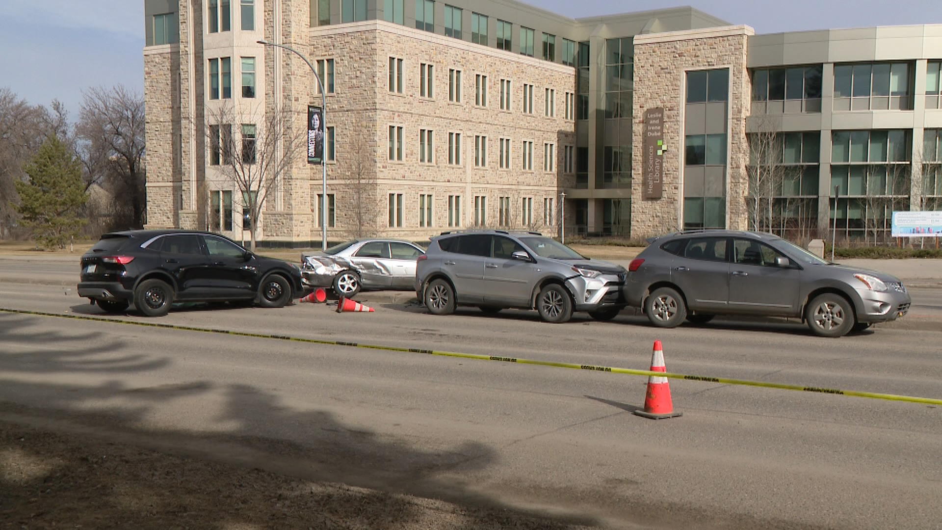 Car pile-up on University of Saskatchewan campus closes College Drive ...