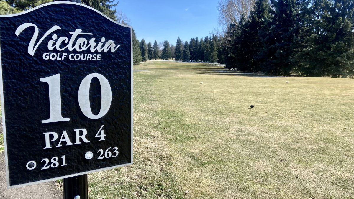 Snow puts damper on opening day of Edmonton golf course - Edmonton ...