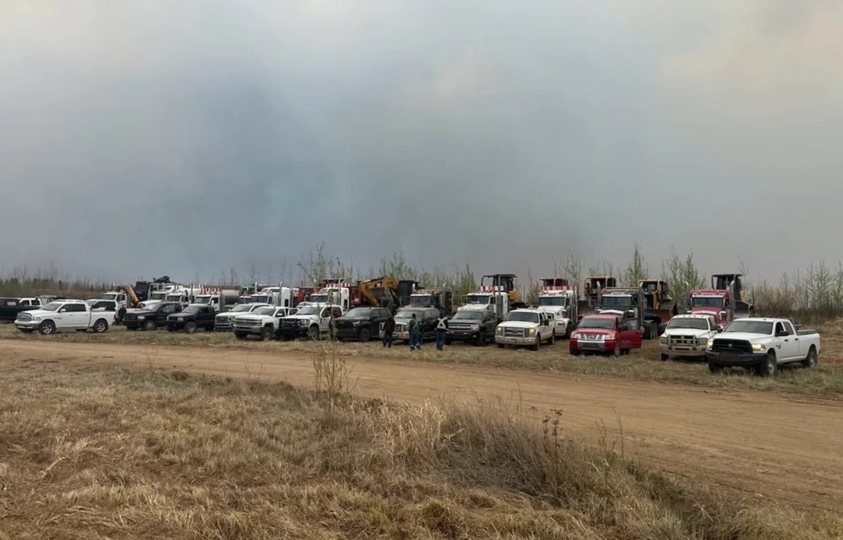 Changing winds expected to help fight Fort McMurray wildfire that ...