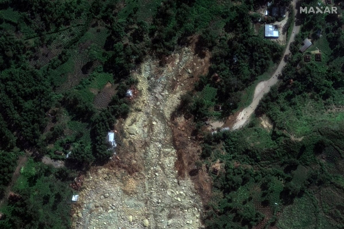 Papua New Guinea landslide buries thousands, officials say. What to ...