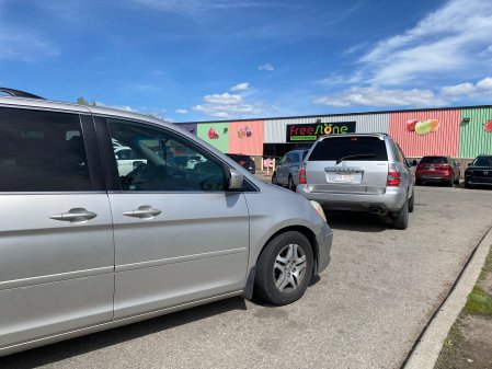 Popular Calgary grocer Freestone Produce unpopular with neighbours - Calgary | Globalnews.ca