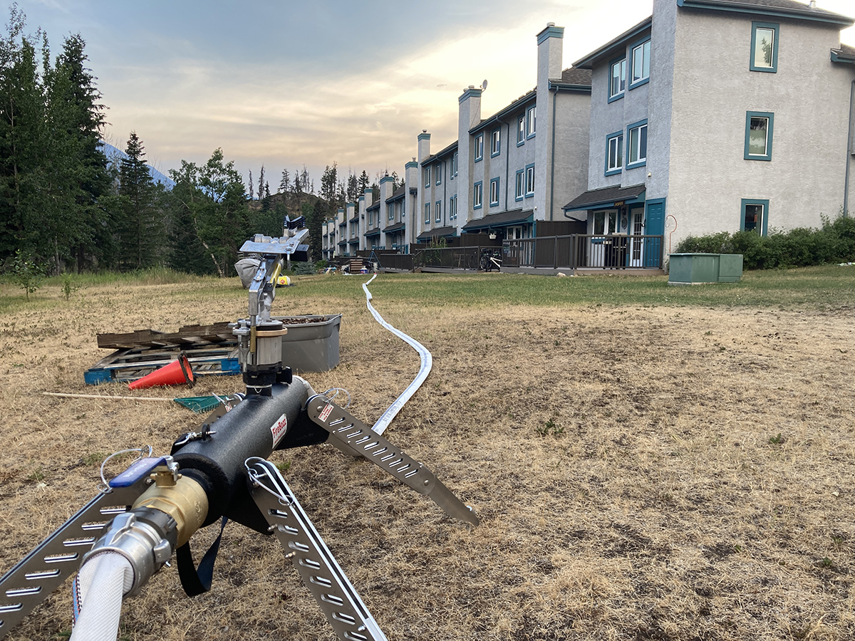 Jasper wildfire reaches townsite, ‘multiple’ structures and hotels on ...