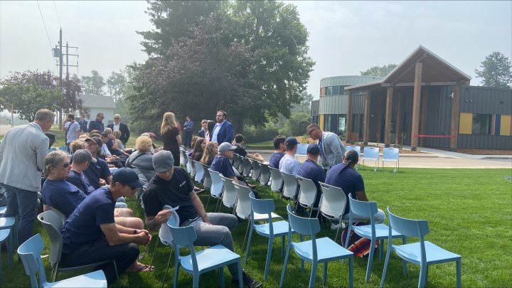 Addiction recovery centre opens west of Edmonton | Globalnews.ca