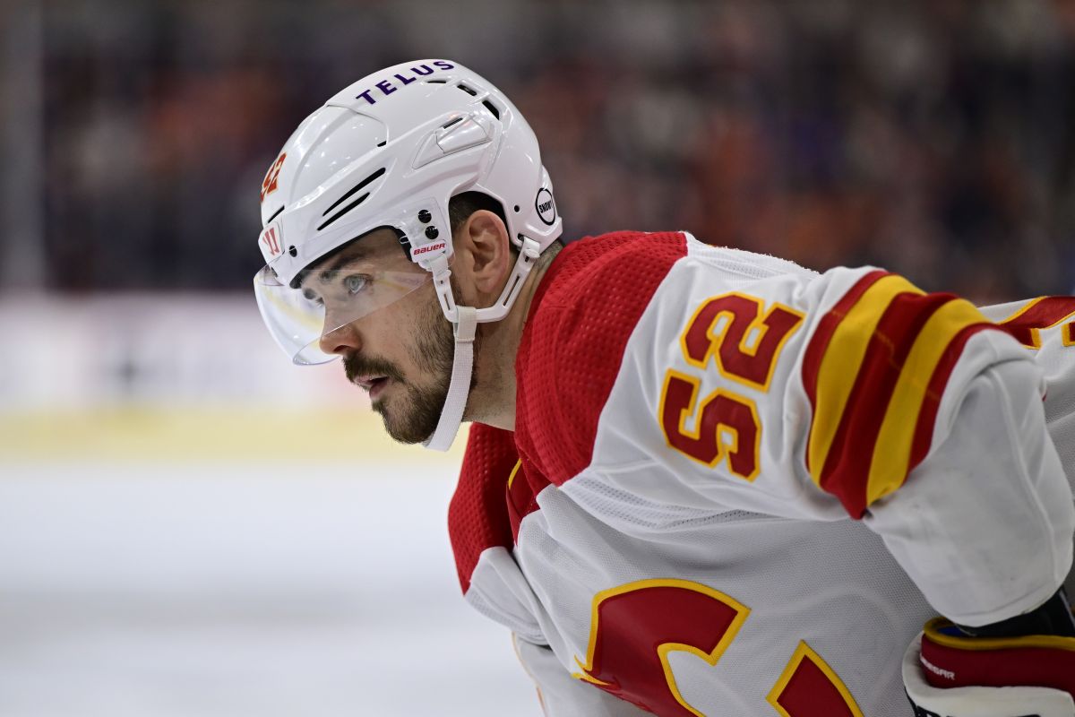 MacKenzie Weegar committed to Calgary Flames despite veteran exodus ...