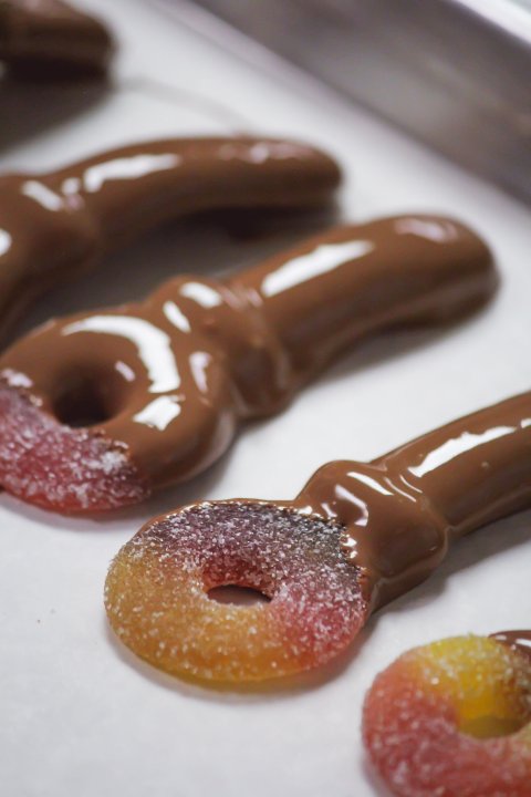 Halloween ‘shrinkflation’: How candy companies are adapting amid cocoa ...