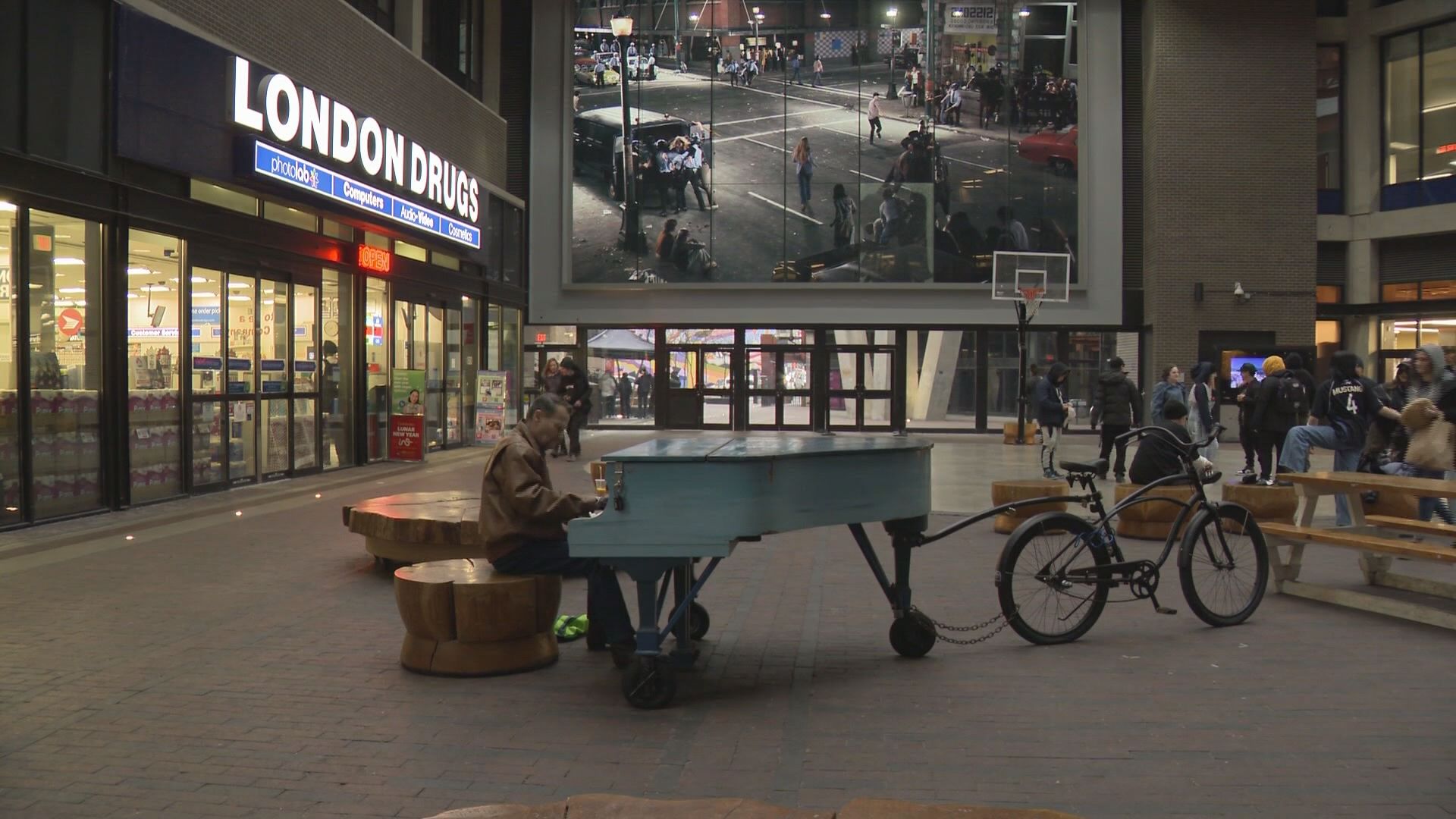 The Metro Vancouver Retail Thread - Page 955 - SkyscraperPage Forum