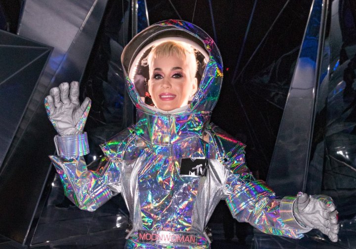 Katy Perry is heading to space on an all-women Blue Origin flight - National | Globalnews.ca