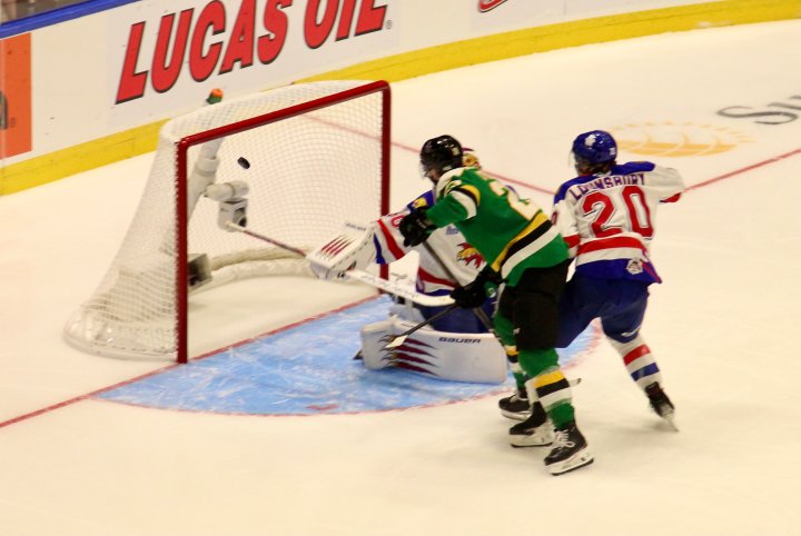 Sam O’Reilly tips the London Knights past the Moncton Wildcats in ...