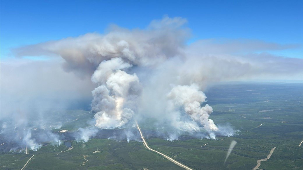 Swan Hills evacuees allowed home as nearby wildfire now being held ...