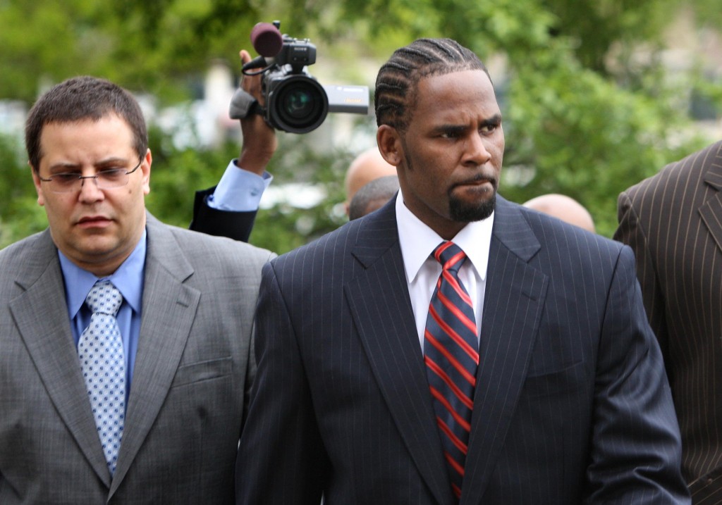 R. Kelly hospitalized after prison overdose, his lawyers allege murder ...