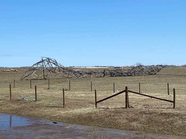 Highway 1 reopens after damaging storm hits Brooks area | Globalnews.ca
