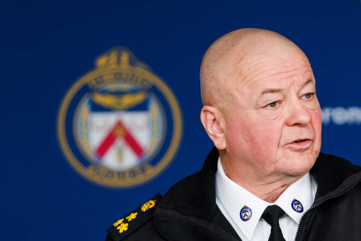 Toronto police chief signs on to new 4-year term - Toronto | Globalnews.ca