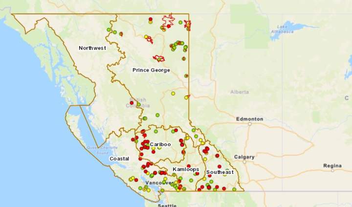 Crews scramble to contain B.C. wildfires, new evacuation orders issued | Globalnews.ca
