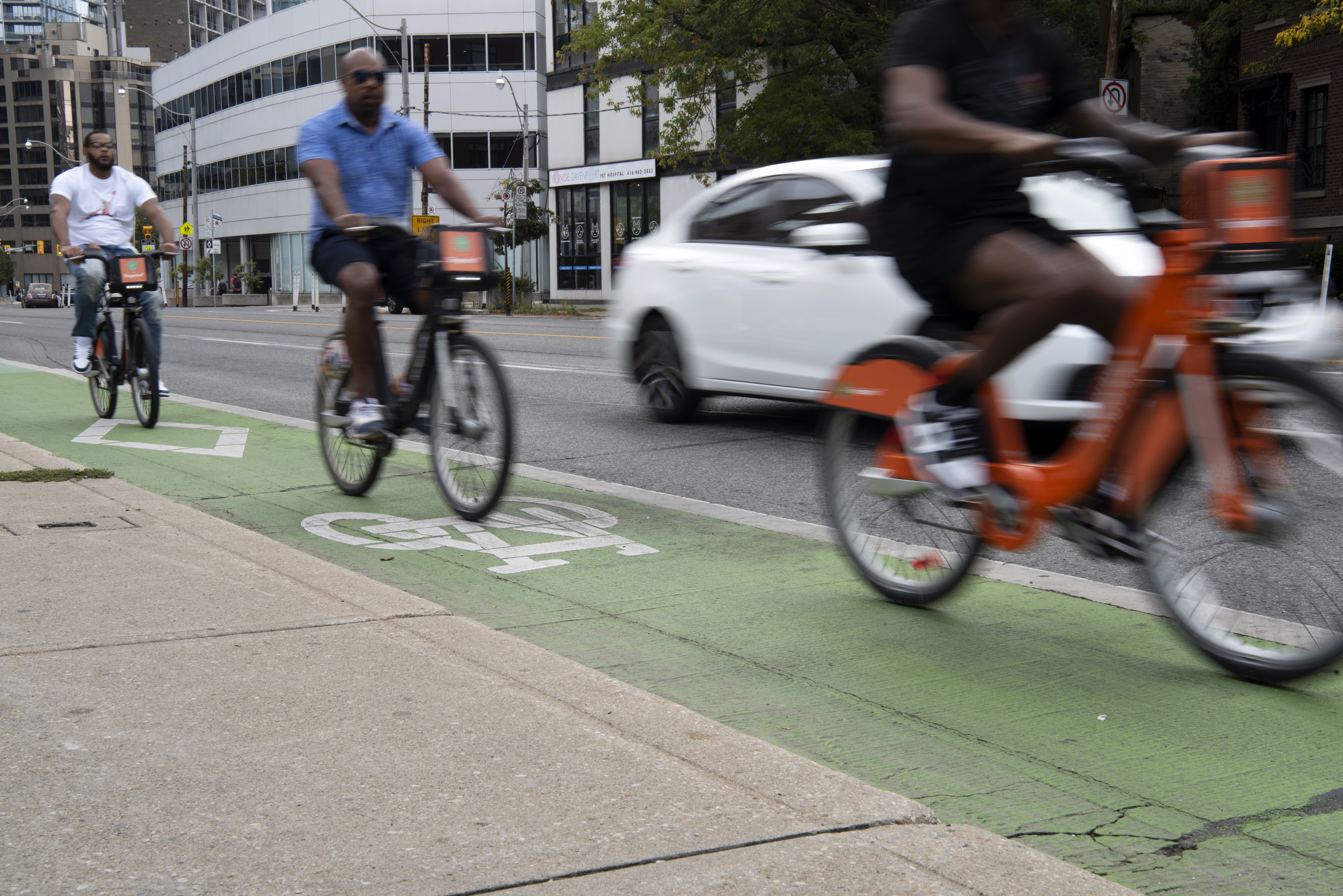 Bike Share Toronto deploying more e-bikes, docks as revenue ‘scaling ...