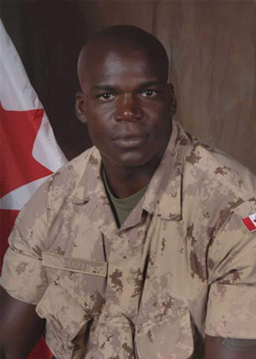 Lethbridge gathers to remember Canada’s fallen soldiers | Globalnews.ca