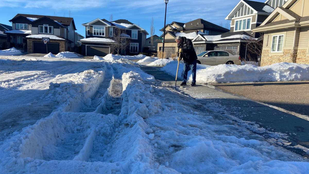 Edmonton residential parking ban pauses, snow-clearing to resume after ...