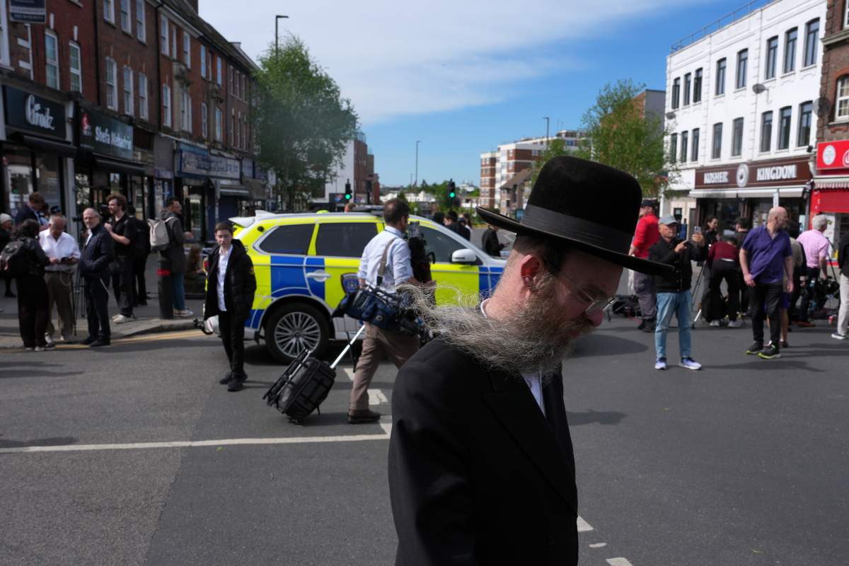 Police declare London stabbing attack on Jewish men a terror incident ...