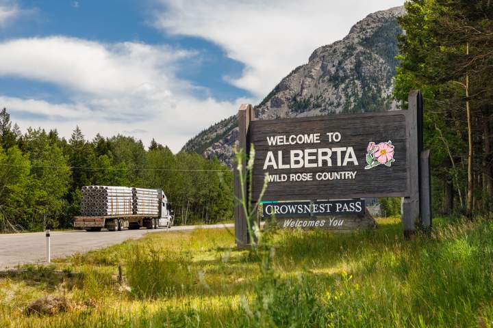 Province planning to replace ‘Welcome to Alberta’ highway signs ...