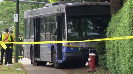 TransLink bus crash in North Vancouver sends driver, passenger to ...
