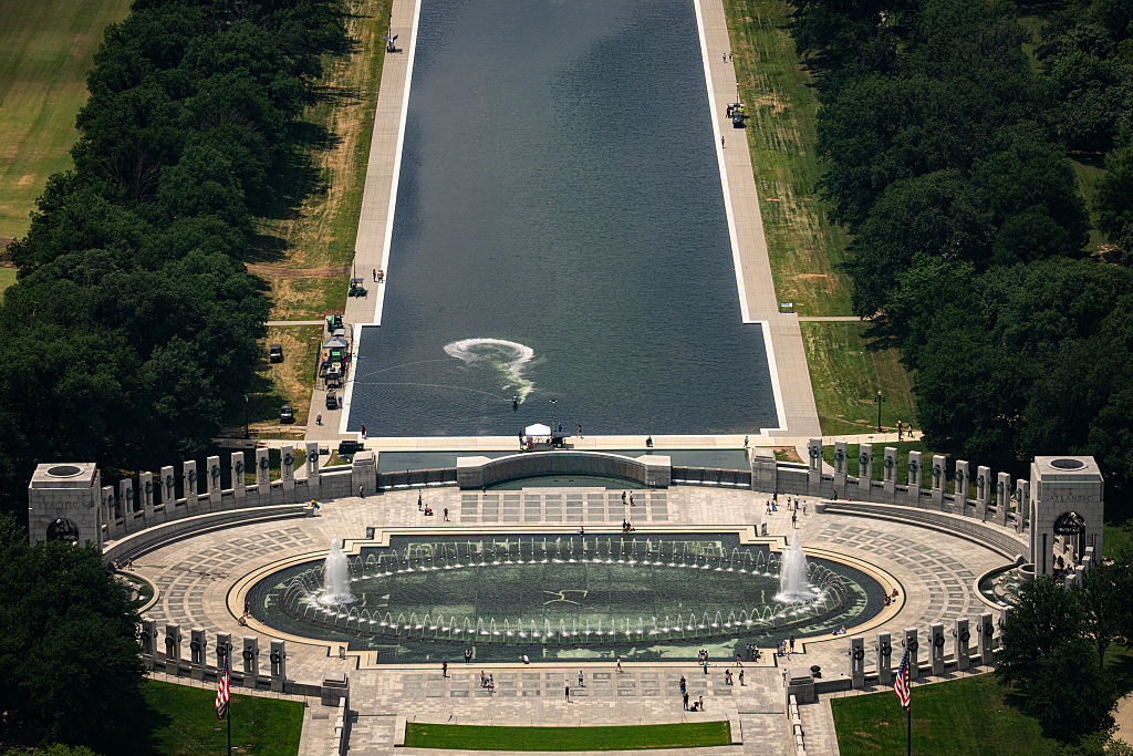 Trump’s $14M Lincoln Memorial renovation reveals new pool — and some ...